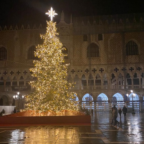It's Christmas Time in Venice - Blog